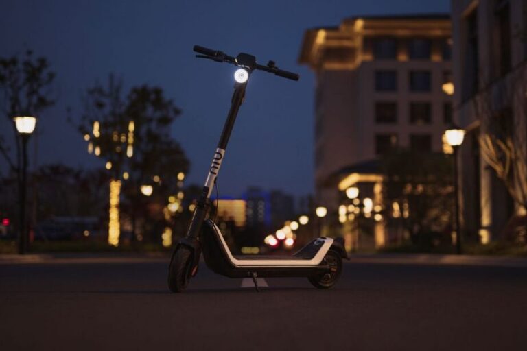 Essential Guide to Moped License Requirements ⇢