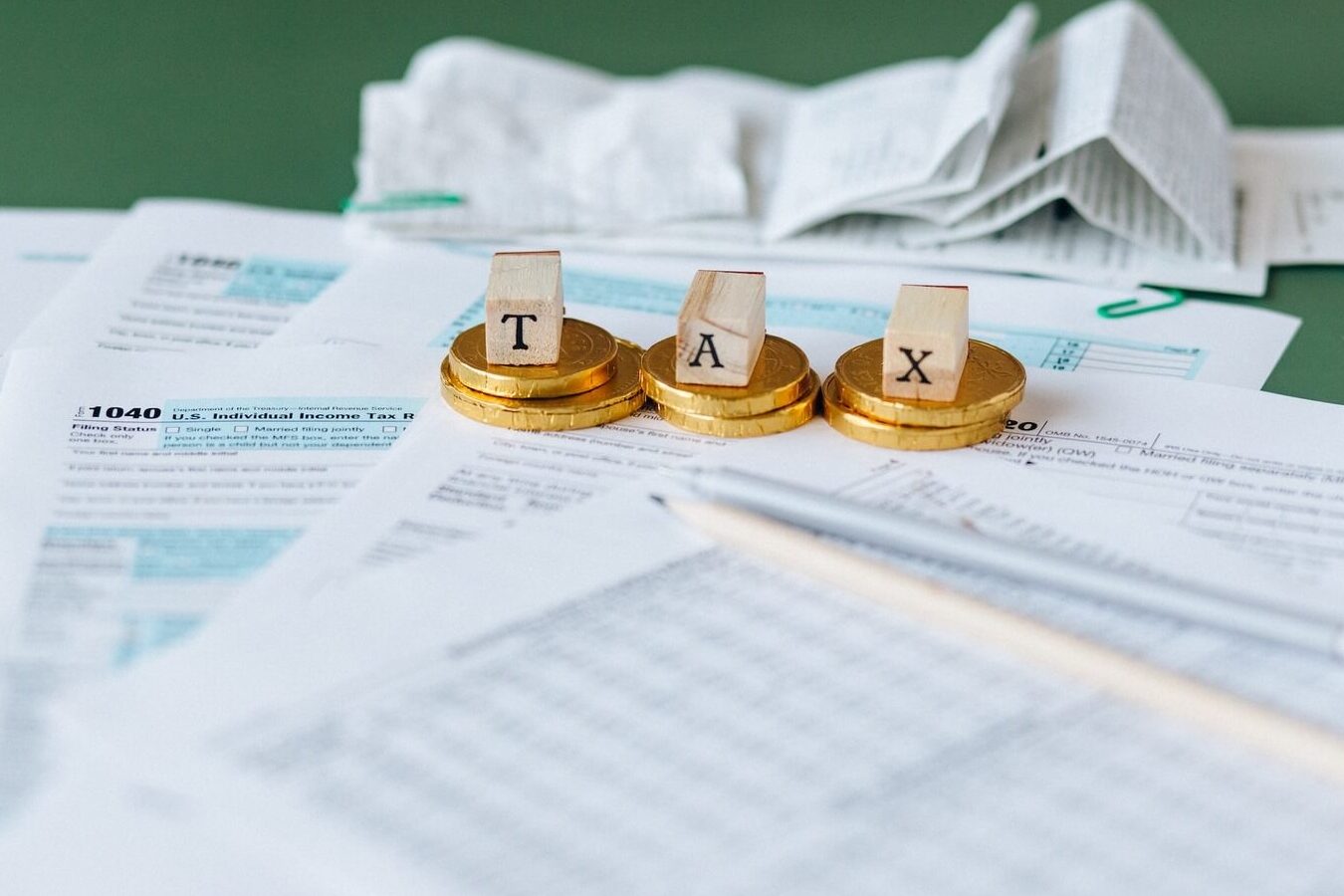 Understanding the Impact of De Facto Taxes: A Comprehensive Guide ⇢